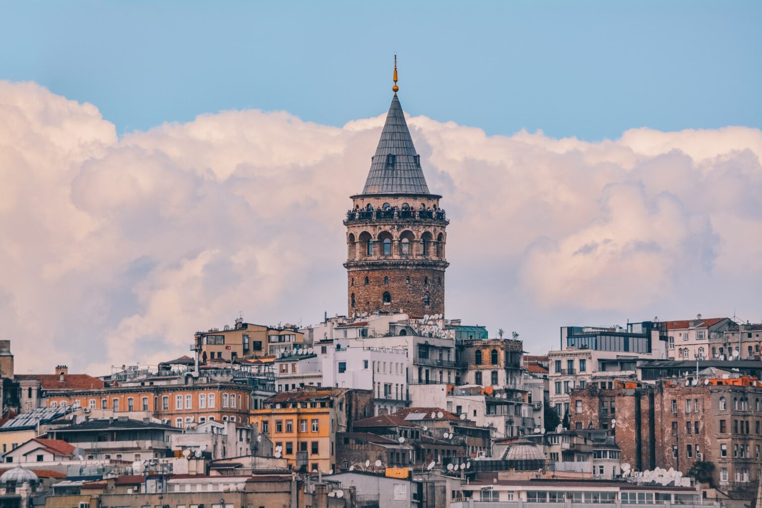 Galatatoren (Galata kulesi) | Stedentrippers.nl